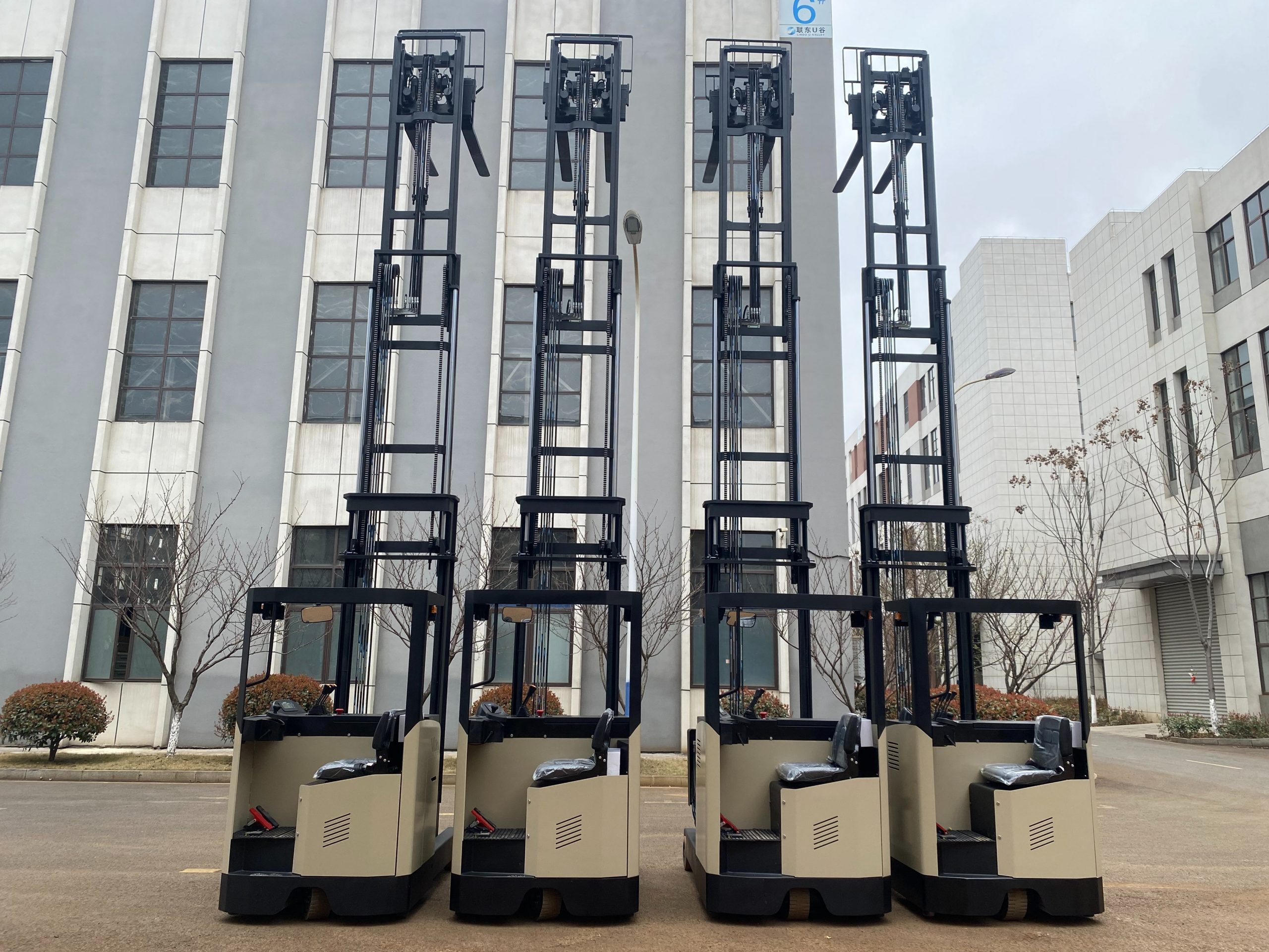 What is a warehouse reach truck? - Senchi Machinery Technology